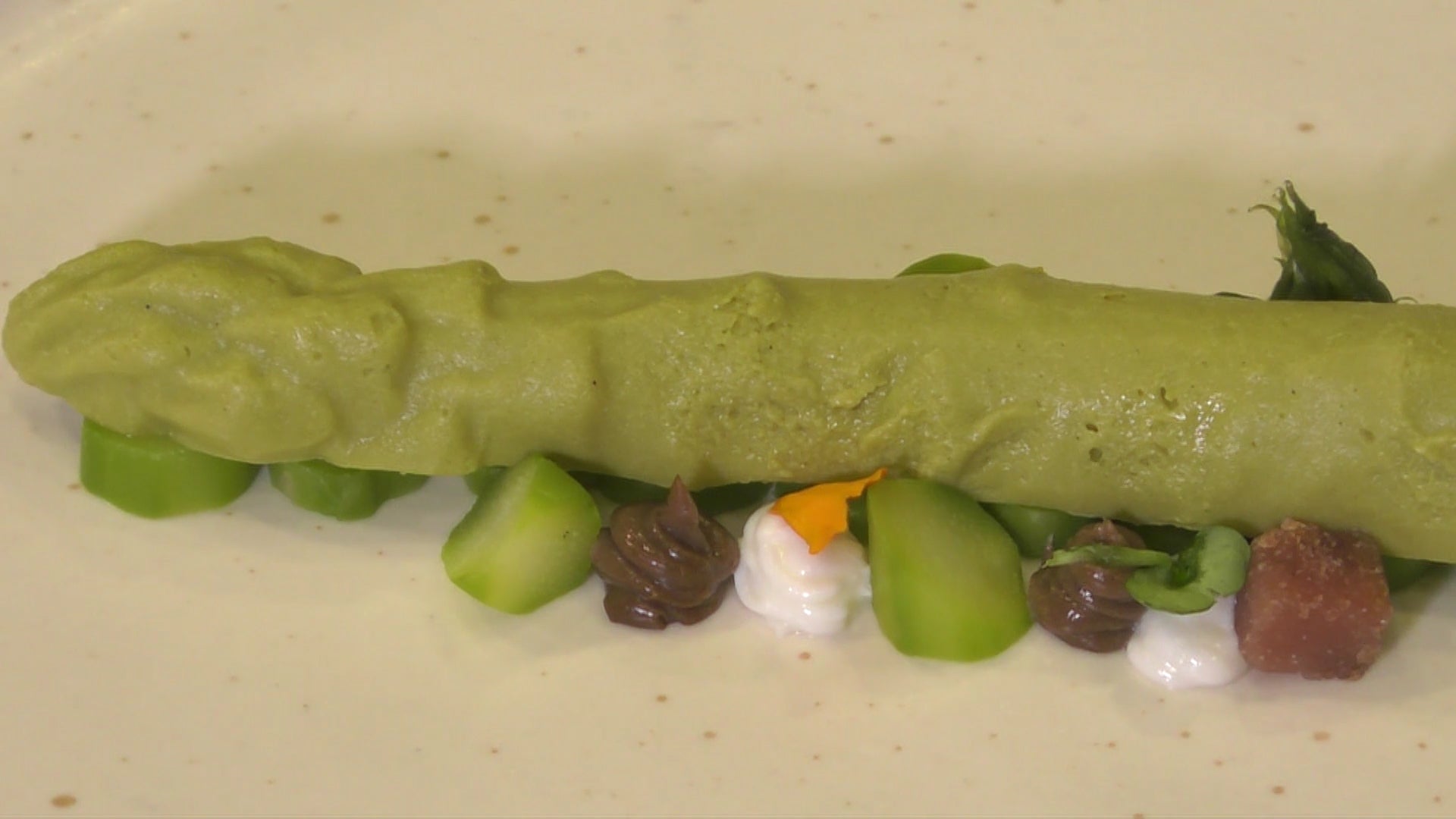 Espárrago de Huétor Tájar en texturas | Gourmet - Ideal