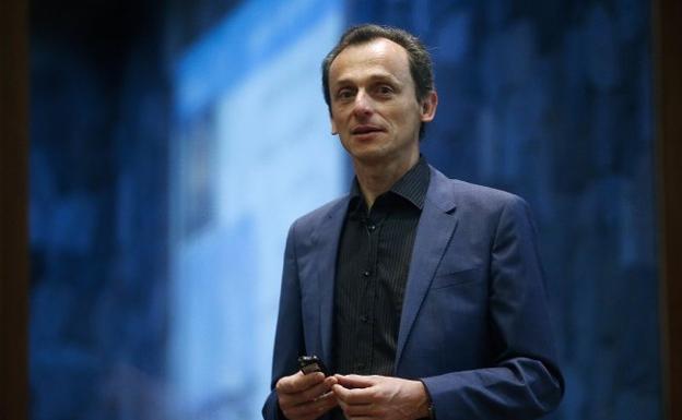 El Astronauta Pedro Duque Ministro De Ciencia Innovación Y