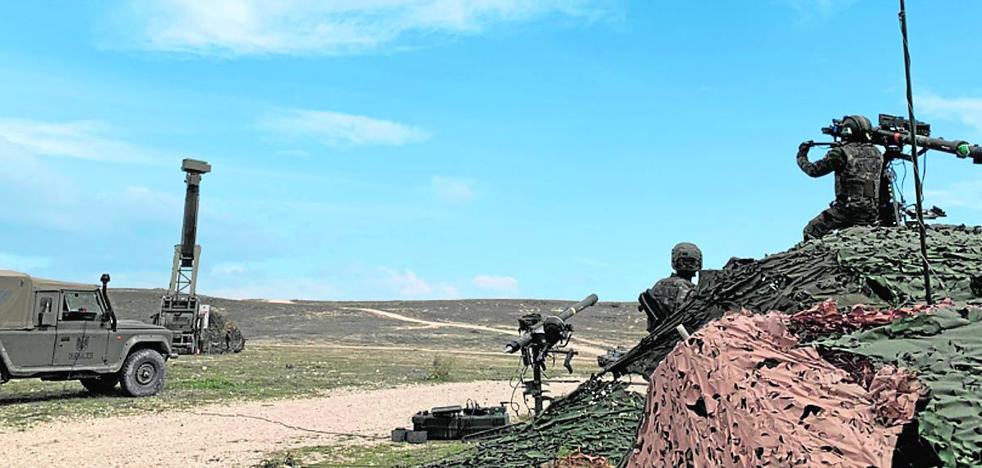 La Artillería de La Legión, en el ejercicio 'Escudo Mistral' | Ideal