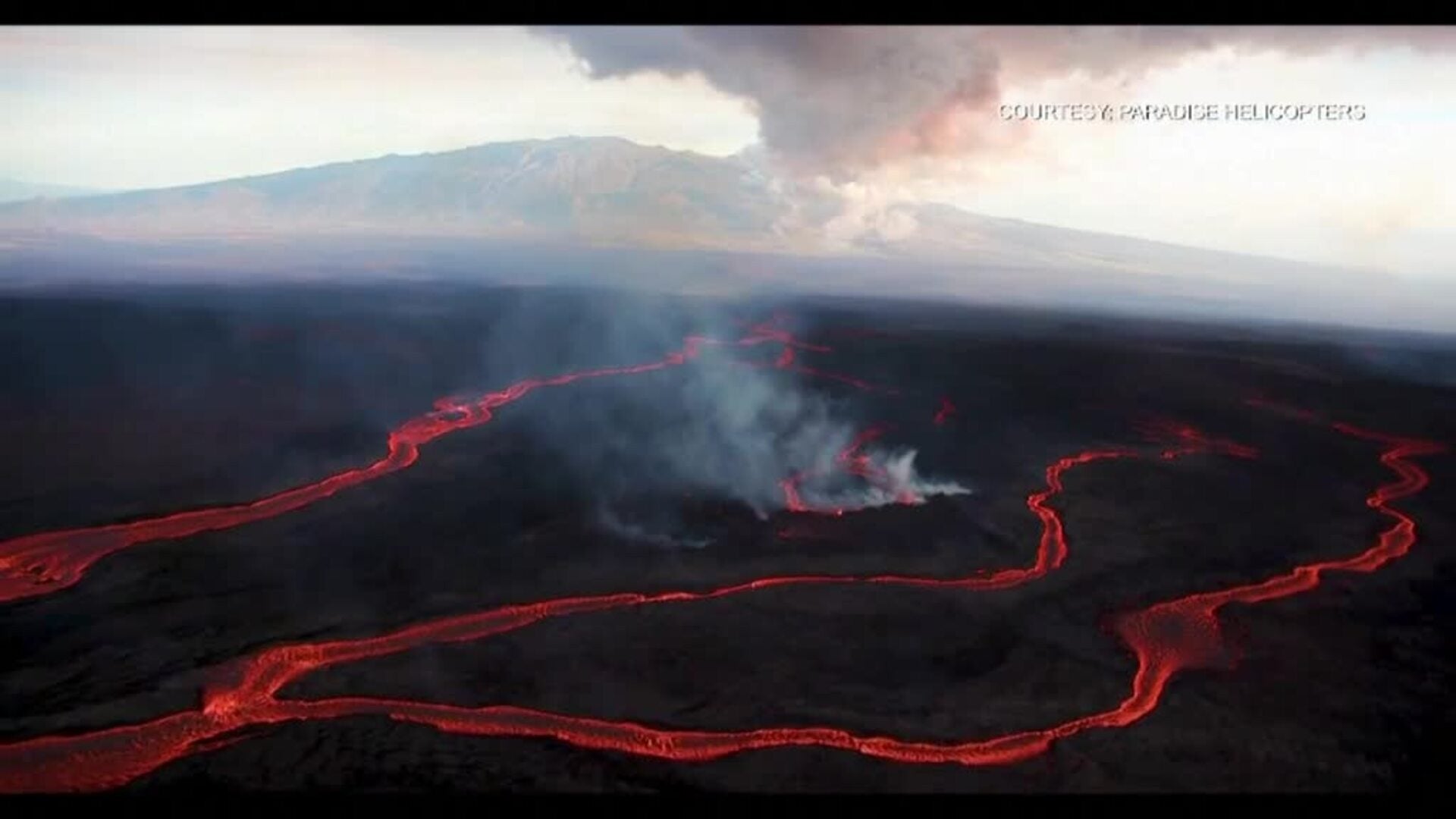 El volcán Manua, en Hawai, continúa en erupción | Ideal